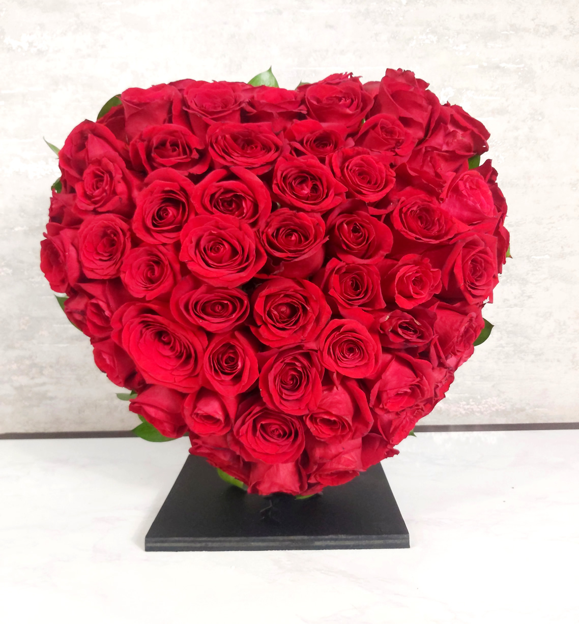 Corazon con Rosas Rojas - Florería en Monterrey - MasFlores.com.mx ...